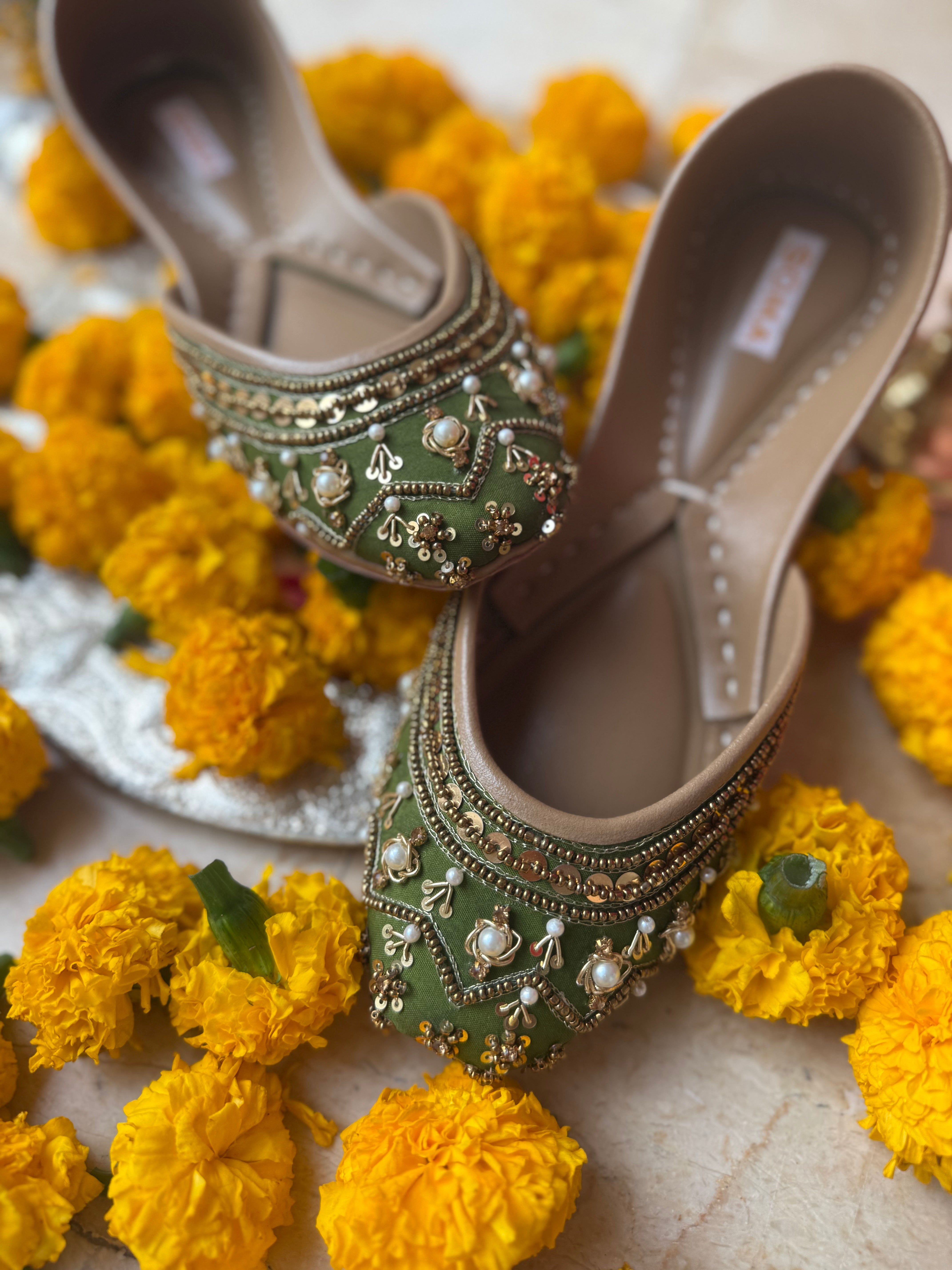 Mehendi hai Rachne Wali – Soma Shoes